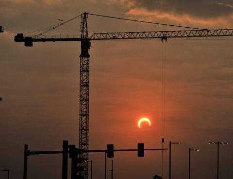A Guide to Eclipse Preparedness on Construction Sites